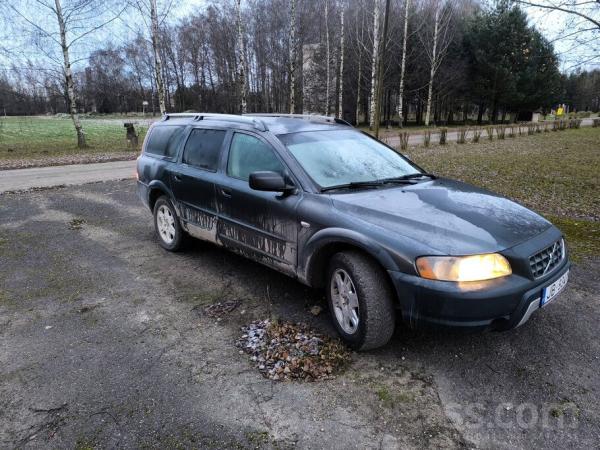Grey Volvo XC70 2006 in Jelgava, with an engine capacity of 2.40 L and mileage of 358 thousand km for 2450 €, photo 2 on AUTOMOTO.COM.LV