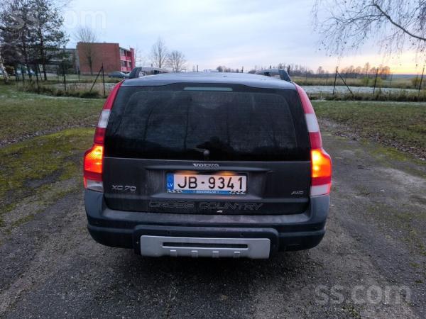 Grey Volvo XC70 2006 in Jelgava, with an engine capacity of 2.40 L and mileage of 358 thousand km for 2450 €, photo 3 on AUTOMOTO.COM.LV