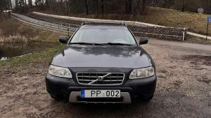 Grey Volvo XC70 2006 in Vilnius, with an engine capacity of 2.40 L and mileage of 408 thousand km for 1900 €, photo 2 on AUTOMOTO.COM.LV