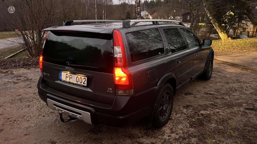 Grey Volvo XC70 2006 in Vilnius, with an engine capacity of 2.40 L and mileage of 408 thousand km for 1900 €, photo 15 on AUTOMOTO.COM.LV