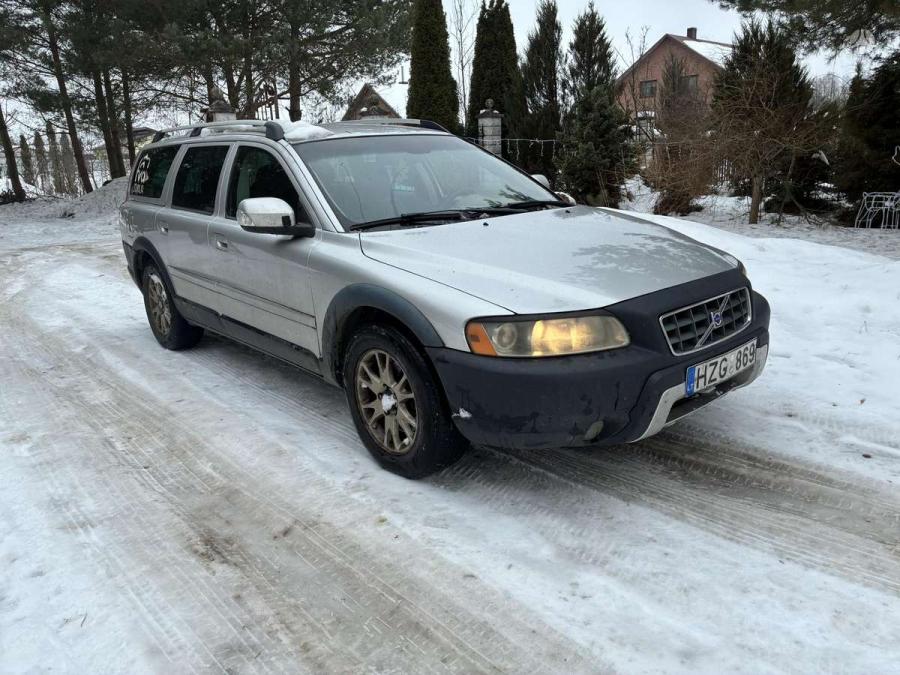 Серый Вольво ХС70 2006 в Шальчининкай, объемом двигателя 2.40 л и пробегом 513 тыс. км за 1900 €, фото 1 на AUTOMOTO.COM.LV
