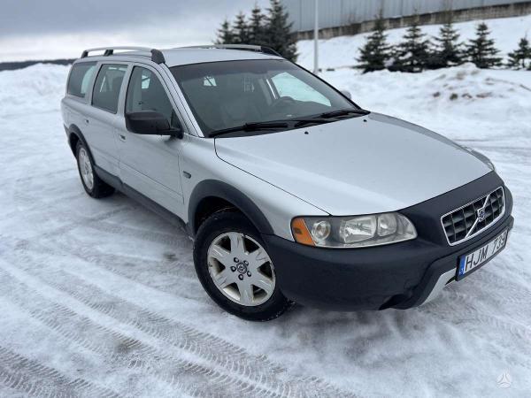 Pelēks Volvo XC70 2006 Ukmergė, ar dzinēja tilpumu 2.40 L un nobraukumu 408 tūkst. km par 2200 €, foto 2 vietnē AUTOMOTO.COM.LV