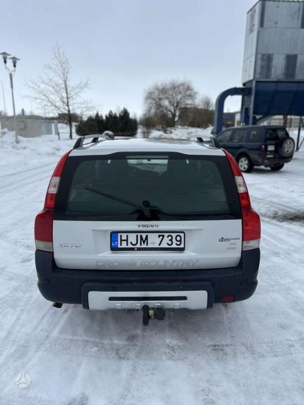 Pelēks Volvo XC70 2006 Ukmergė, ar dzinēja tilpumu 2.40 L un nobraukumu 408 tūkst. km par 2200 €, foto 5 vietnē AUTOMOTO.COM.LV