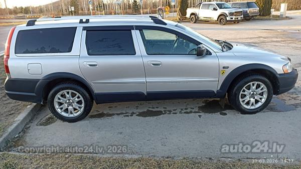 Grey Volvo XC70 2006 in Rapla, with an engine capacity of 2.40 L and mileage of 439 thousand km for 4000 €, photo 1 on AUTOMOTO.COM.LV