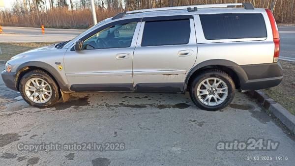 Grey Volvo XC70 2006 in Rapla, with an engine capacity of 2.40 L and mileage of 439 thousand km for 4000 €, photo 2 on AUTOMOTO.COM.LV
