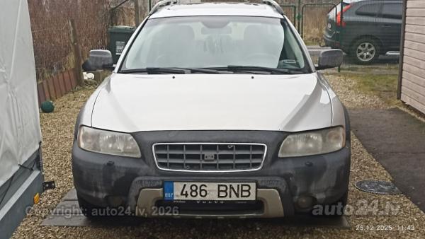 Grey Volvo XC70 2006 in Rapla, with an engine capacity of 2.40 L and mileage of 439 thousand km for 4000 €, photo 3 on AUTOMOTO.COM.LV