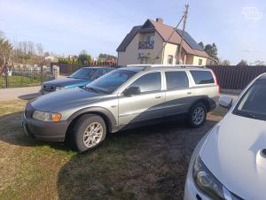 Pelēks Volvo XC70 2006 Viļņa, ar dzinēja tilpumu 2.40 L un nobraukumu 424 tūkst. km par 2300 €, foto  vietnē AUTOMOTO.COM.LV
