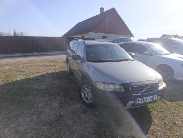 Pelēks Volvo XC70 2006 Viļņa, ar dzinēja tilpumu 2.40 L un nobraukumu 424 tūkst. km par 2300 €, foto 2 vietnē AUTOMOTO.COM.LV