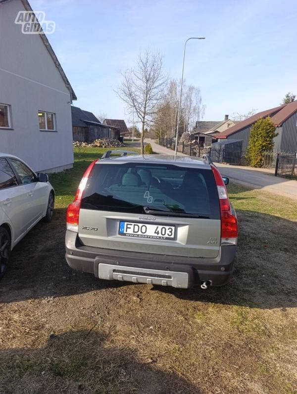 Pelēks Volvo XC70 2006 Viļņa, ar dzinēja tilpumu 2.40 L un nobraukumu 424 tūkst. km par 2300 €, foto 5 vietnē AUTOMOTO.COM.LV