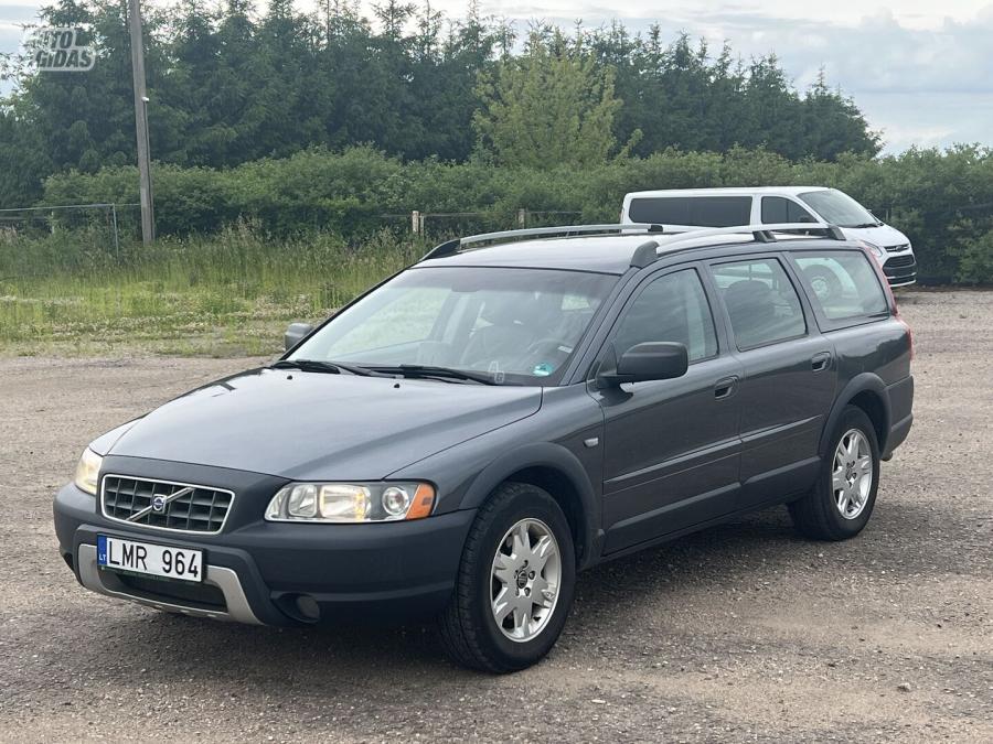 Grey Volvo XC70 2006 in Kedainiai, with an engine capacity of 2.40 L and mileage of 356 thousand km for 3500 €, photo 1 on AUTOMOTO.COM.LV