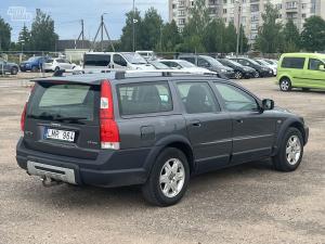 Grey Volvo XC70 2006 in Kedainiai, with an engine capacity of 2.40 L and mileage of 356 thousand km for 3500 €, photo 5 on AUTOMOTO.COM.LV