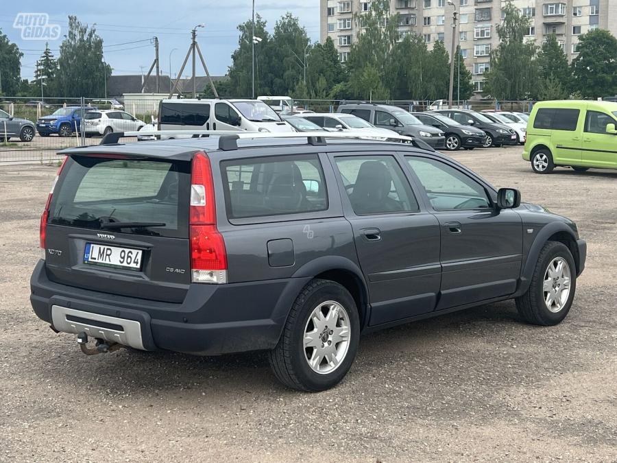 Grey Volvo XC70 2006 in Kedainiai, with an engine capacity of 2.40 L and mileage of 356 thousand km for 3500 €, photo 5 on AUTOMOTO.COM.LV