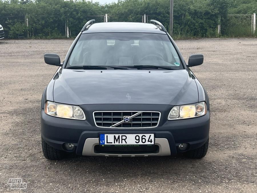 Grey Volvo XC70 2006 in Kedainiai, with an engine capacity of 2.40 L and mileage of 356 thousand km for 3500 €, photo 8 on AUTOMOTO.COM.LV