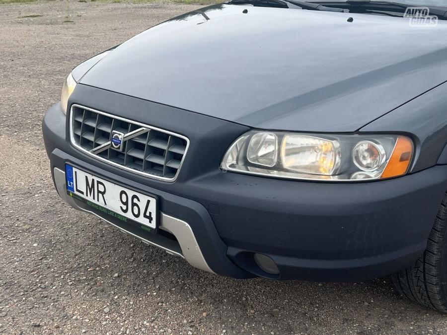 Grey Volvo XC70 2006 in Kedainiai, with an engine capacity of 2.40 L and mileage of 356 thousand km for 3500 €, photo 9 on AUTOMOTO.COM.LV