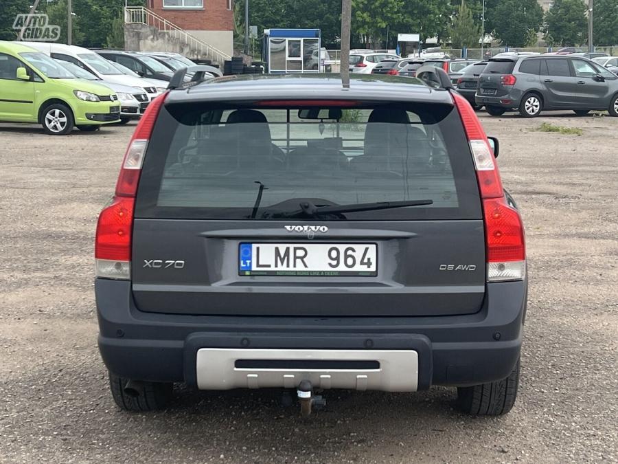 Grey Volvo XC70 2006 in Kedainiai, with an engine capacity of 2.40 L and mileage of 356 thousand km for 3500 €, photo 10 on AUTOMOTO.COM.LV