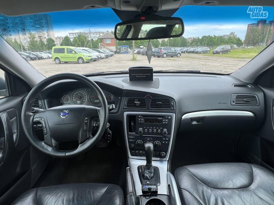 Grey Volvo XC70 2006 in Kedainiai, with an engine capacity of 2.40 L and mileage of 356 thousand km for 3500 €, photo 14 on AUTOMOTO.COM.LV