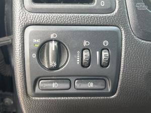 Grey Volvo XC70 2006 in Kedainiai, with an engine capacity of 2.40 L and mileage of 356 thousand km for 3500 €, photo 19 on AUTOMOTO.COM.LV