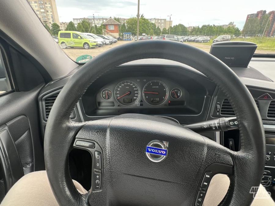 Grey Volvo XC70 2006 in Kedainiai, with an engine capacity of 2.40 L and mileage of 356 thousand km for 3500 €, photo 20 on AUTOMOTO.COM.LV