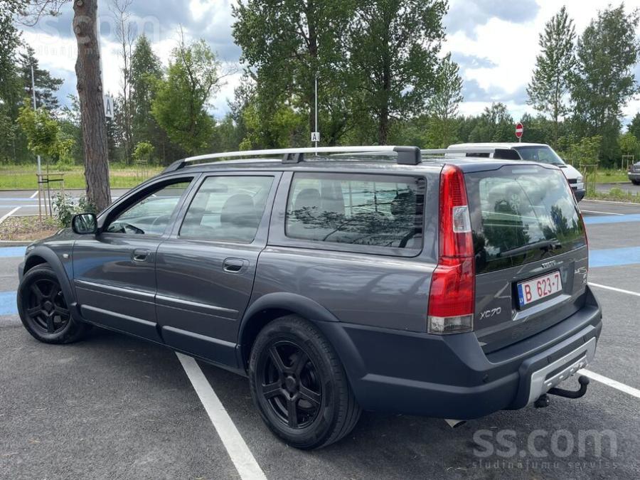 Pelēks Volvo XC70 2006 Rīga, ar dzinēja tilpumu 2.40 L un nobraukumu 387 tūkst. km par 2650 €, foto 1 vietnē AUTOMOTO.COM.LV