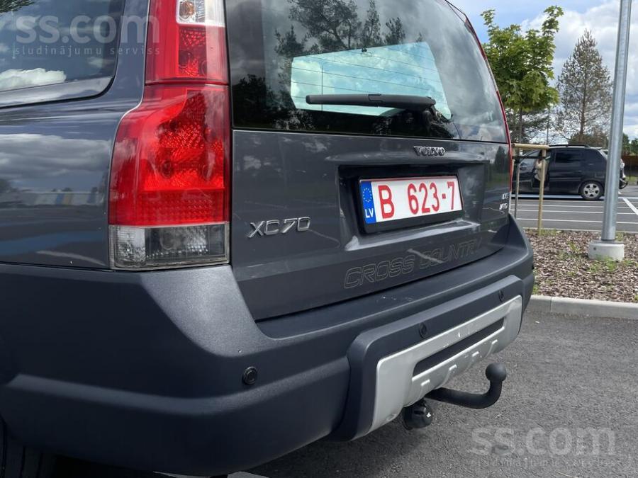 Pelēks Volvo XC70 2006 Rīga, ar dzinēja tilpumu 2.40 L un nobraukumu 387 tūkst. km par 2650 €, foto 3 vietnē AUTOMOTO.COM.LV