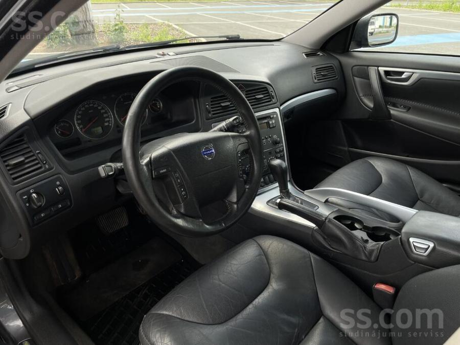 Pelēks Volvo XC70 2006 Rīga, ar dzinēja tilpumu 2.40 L un nobraukumu 387 tūkst. km par 2650 €, foto 10 vietnē AUTOMOTO.COM.LV