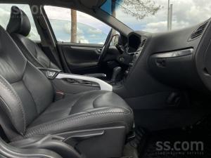 Pelēks Volvo XC70 2006 Rīga, ar dzinēja tilpumu 2.40 L un nobraukumu 387 tūkst. km par 2650 €, foto 15 vietnē AUTOMOTO.COM.LV