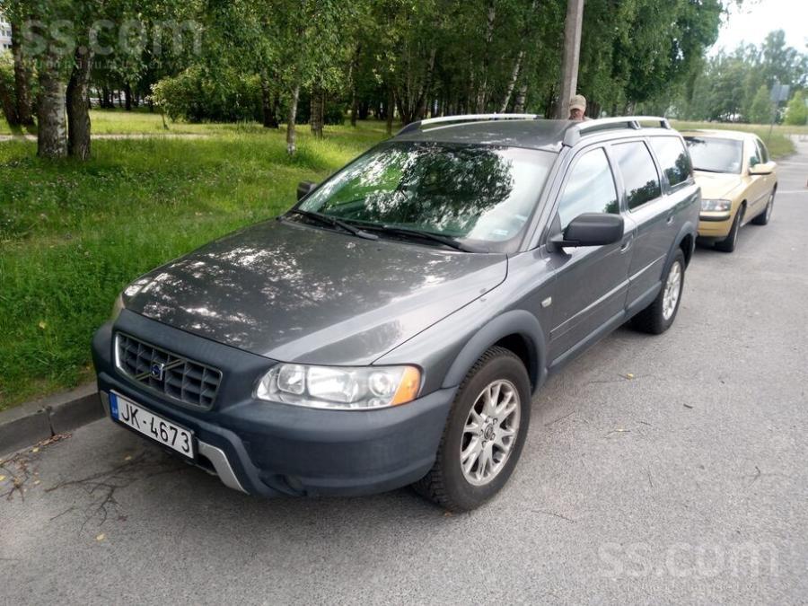 Pelēks Volvo XC70 2006 Rīga, ar dzinēja tilpumu 2.40 L un nobraukumu 319 tūkst. km par 3950 €, foto 3 vietnē AUTOMOTO.COM.LV