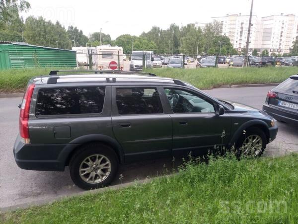 Grey Volvo XC70 2006 in Riga, with an engine capacity of 2.40 L and mileage of 319 thousand km for 3950 €, photo 3 on AUTOMOTO.COM.LV