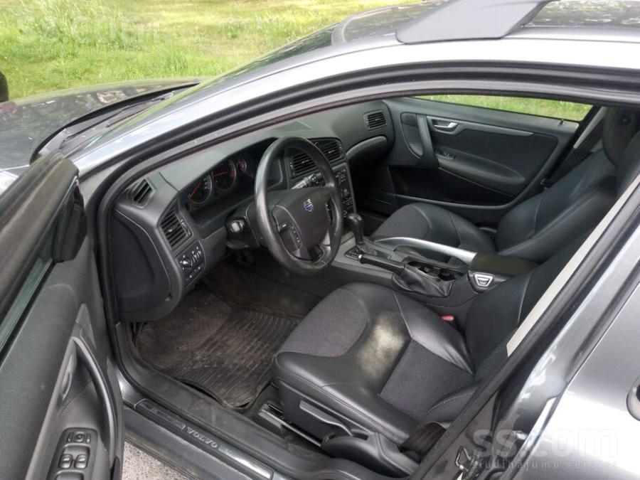 Pelēks Volvo XC70 2006 Rīga, ar dzinēja tilpumu 2.40 L un nobraukumu 319 tūkst. km par 3950 €, foto 8 vietnē AUTOMOTO.COM.LV