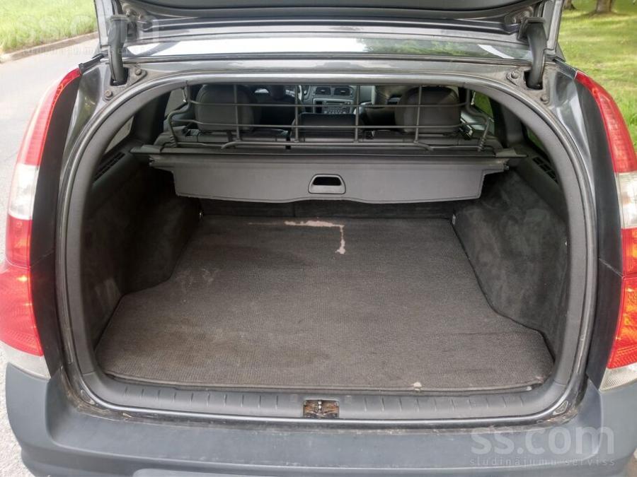 Pelēks Volvo XC70 2006 Rīga, ar dzinēja tilpumu 2.40 L un nobraukumu 319 tūkst. km par 3950 €, foto 11 vietnē AUTOMOTO.COM.LV