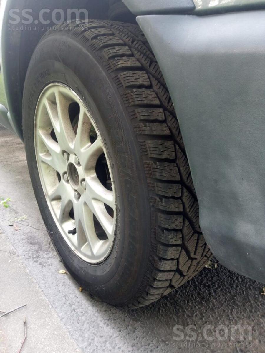Pelēks Volvo XC70 2006 Rīga, ar dzinēja tilpumu 2.40 L un nobraukumu 319 tūkst. km par 3950 €, foto 14 vietnē AUTOMOTO.COM.LV