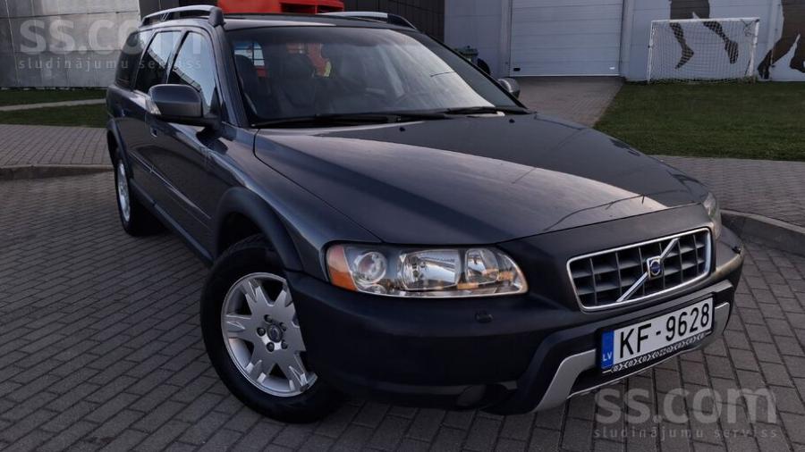 Grey Volvo XC70 2006 in Riga, with an engine capacity of 2.40 L and mileage of 246 thousand km for 3950 €, photo 1 on AUTOMOTO.COM.LV