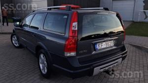 Grey Volvo XC70 2006 in Riga, with an engine capacity of 2.40 L and mileage of 246 thousand km for 3950 €, photo 7 on AUTOMOTO.COM.LV