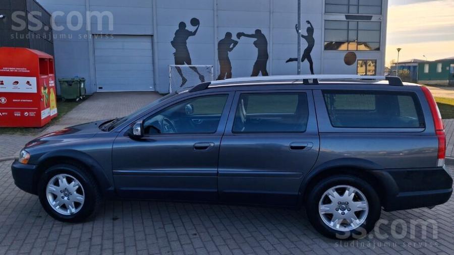 Grey Volvo XC70 2006 in Riga, with an engine capacity of 2.40 L and mileage of 246 thousand km for 3950 €, photo 11 on AUTOMOTO.COM.LV