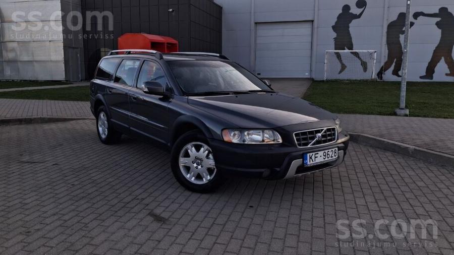 Grey Volvo XC70 2006 in Riga, with an engine capacity of 2.40 L and mileage of 246 thousand km for 3950 €, photo 18 on AUTOMOTO.COM.LV