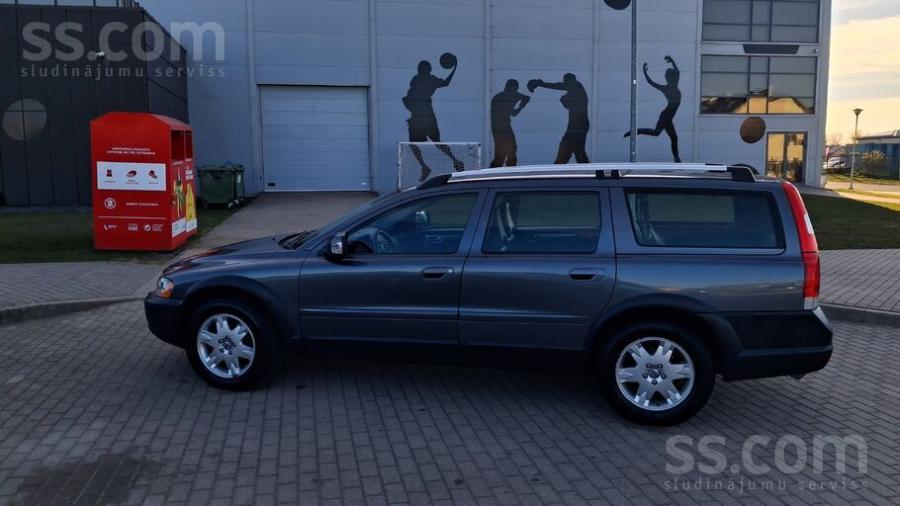Grey Volvo XC70 2006 in Riga, with an engine capacity of 2.40 L and mileage of 246 thousand km for 3950 €, photo 23 on AUTOMOTO.COM.LV