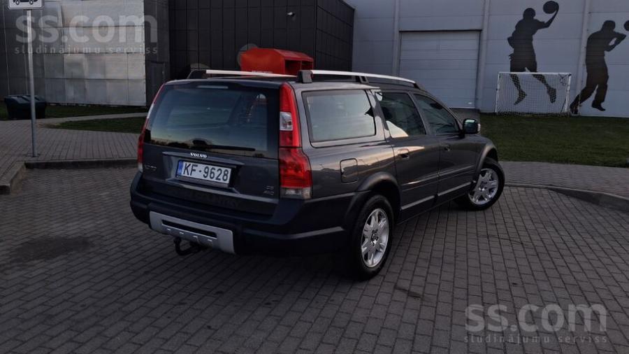 Grey Volvo XC70 2006 in Riga, with an engine capacity of 2.40 L and mileage of 246 thousand km for 3950 €, photo 26 on AUTOMOTO.COM.LV
