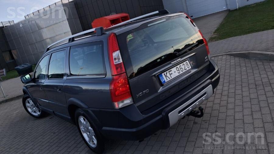 Grey Volvo XC70 2006 in Riga, with an engine capacity of 2.40 L and mileage of 246 thousand km for 3950 €, photo 31 on AUTOMOTO.COM.LV