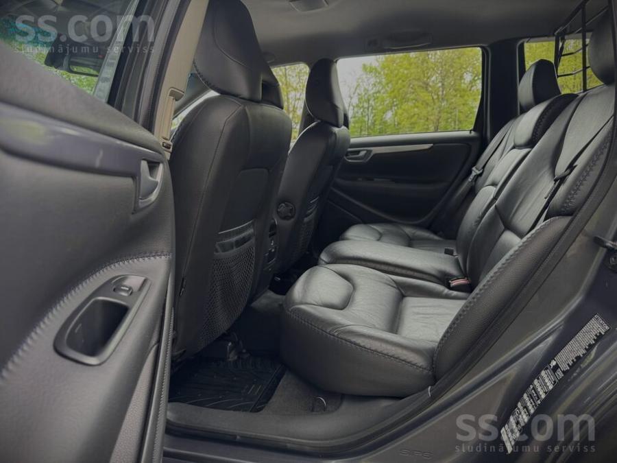 Pelēks Volvo XC70 2006 Jūrmala, ar dzinēja tilpumu 2.40 L un nobraukumu 336 tūkst. km par 3800 €, foto 15 vietnē AUTOMOTO.COM.LV