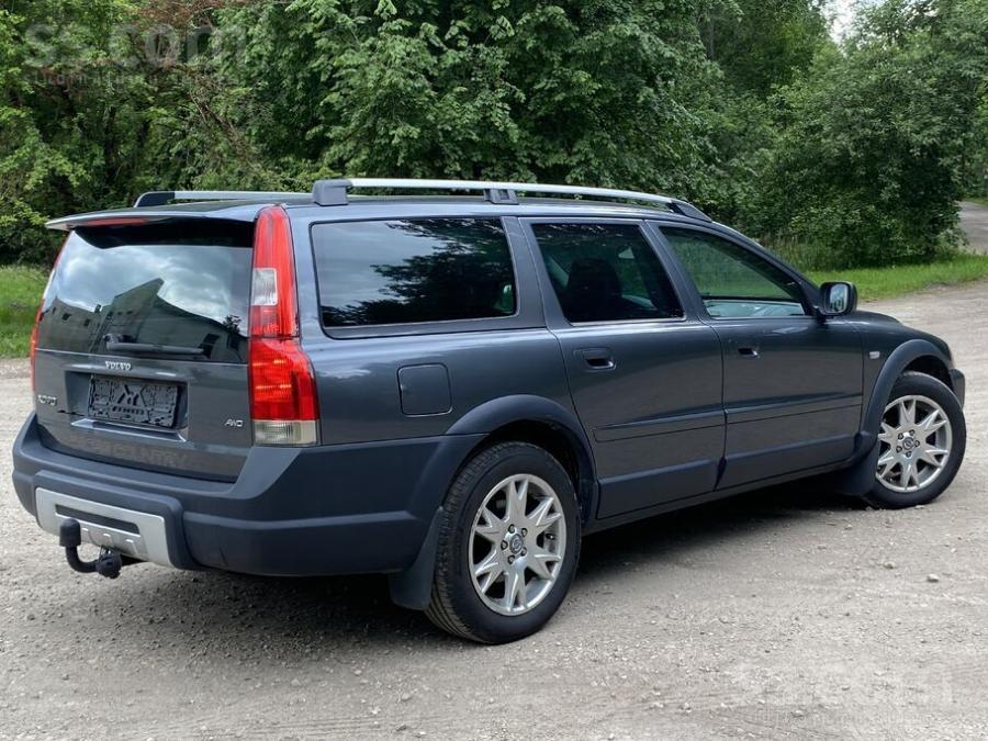 Pelēks Volvo XC70 2006 Rīga, ar dzinēja tilpumu 2.40 L un nobraukumu 330 tūkst. km par 3950 €, foto 10 vietnē AUTOMOTO.COM.LV