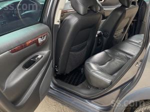 Pelēks Volvo XC70 2006 Rīga, ar dzinēja tilpumu 2.40 L un nobraukumu 330 tūkst. km par 3950 €, foto 16 vietnē AUTOMOTO.COM.LV