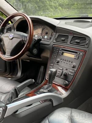 Pelēks Volvo XC70 2006 Rīga, ar dzinēja tilpumu 2.40 L un nobraukumu 330 tūkst. km par 3950 €, foto 20 vietnē AUTOMOTO.COM.LV