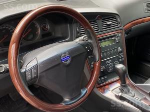 Pelēks Volvo XC70 2006 Rīga, ar dzinēja tilpumu 2.40 L un nobraukumu 330 tūkst. km par 3950 €, foto 21 vietnē AUTOMOTO.COM.LV
