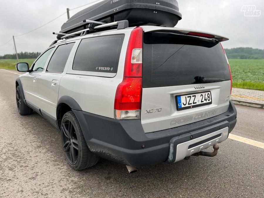 Grey Volvo XC70 2006 in Klaipeda, with an engine capacity of 2.40 L and mileage of 509 thousand km for 2600 €, photo 11 on AUTOMOTO.COM.LV