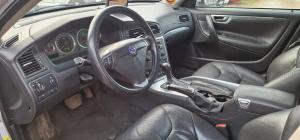 Grey Volvo XC70 2006 in Valmiera, with an engine capacity of 2.40 L and mileage of 3451 thousand km for 2700 €, photo 9 on AUTOMOTO.COM.LV