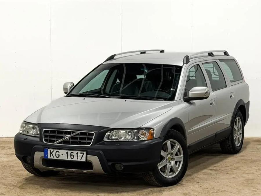 Pelēks Volvo XC70 2006 Jūrmala, ar dzinēja tilpumu 2.40 L un nobraukumu 325 tūkst. km par 3495 €, foto 1 vietnē AUTOMOTO.COM.LV