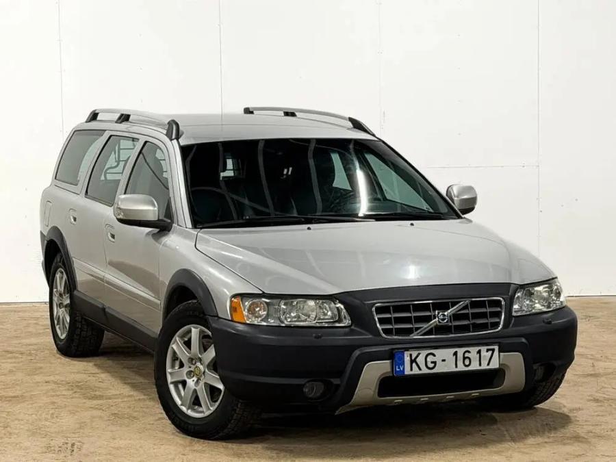 Pelēks Volvo XC70 2006 Jūrmala, ar dzinēja tilpumu 2.40 L un nobraukumu 325 tūkst. km par 3495 €, foto 4 vietnē AUTOMOTO.COM.LV