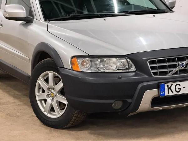 Pelēks Volvo XC70 2006 Jūrmala, ar dzinēja tilpumu 2.40 L un nobraukumu 325 tūkst. km par 3495 €, foto 4 vietnē AUTOMOTO.COM.LV