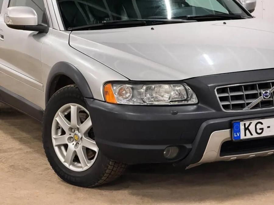 Pelēks Volvo XC70 2006 Jūrmala, ar dzinēja tilpumu 2.40 L un nobraukumu 325 tūkst. km par 3495 €, foto 5 vietnē AUTOMOTO.COM.LV
