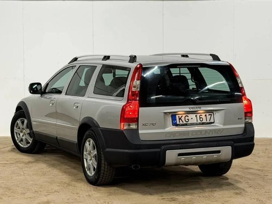 Pelēks Volvo XC70 2006 Jūrmala, ar dzinēja tilpumu 2.40 L un nobraukumu 325 tūkst. km par 3495 €, foto 6 vietnē AUTOMOTO.COM.LV